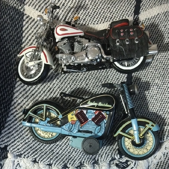 Harley-Davidson | Other | Harleydavidson Collectible Models In Red ...